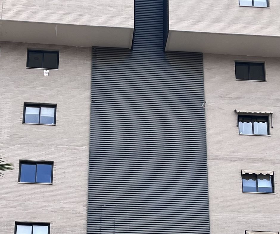 Celosías de aluminio para la protección solar | Aluminios Franco
